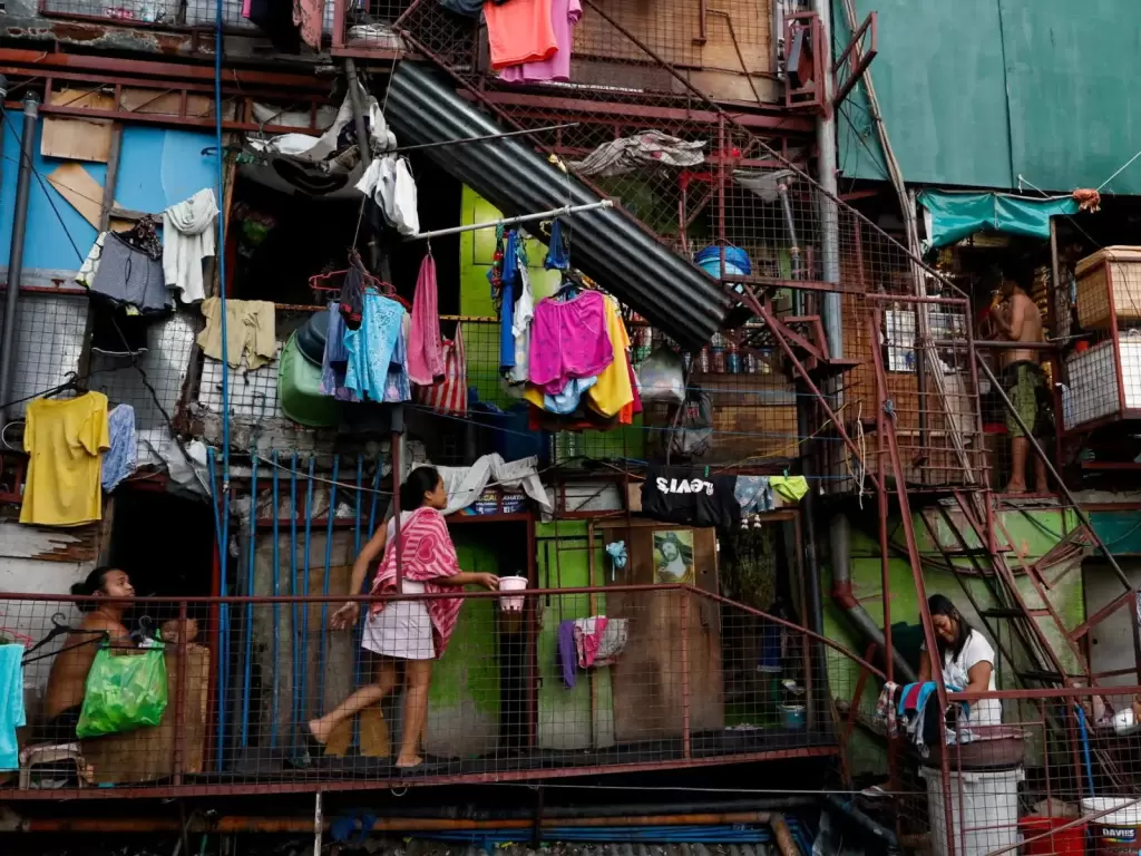 Pamilyang Pinoy na nagsabing naghihirap sa buhay tumaas sa 48 ...